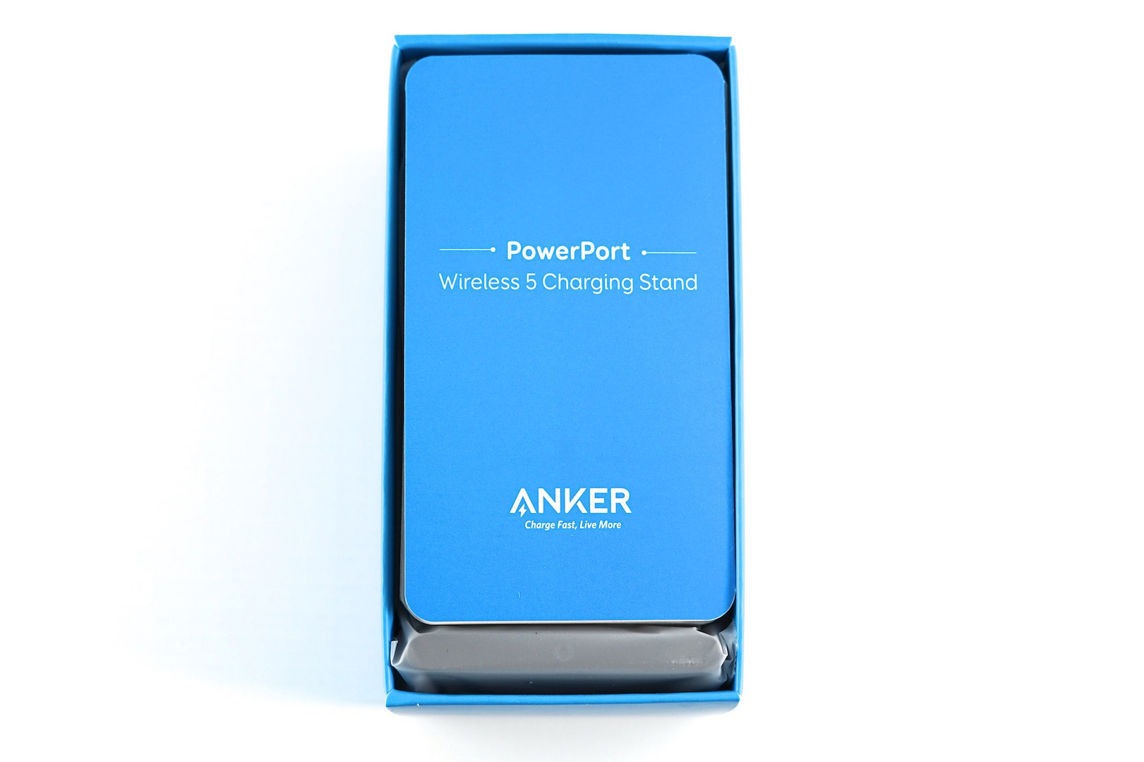Anker PowerPort Wireless 5 Pad and Stand Review - NotebookCheck.net Reviews