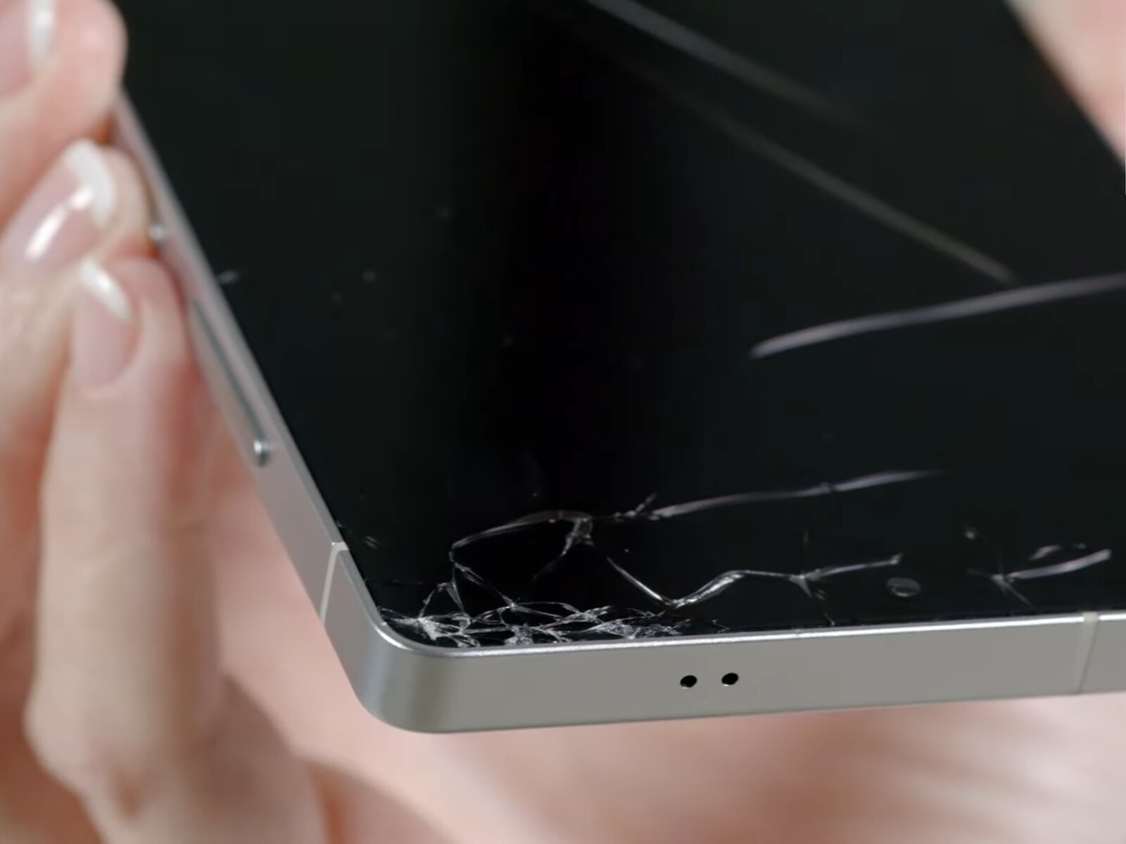 Mixed results in Samsung Galaxy S25 Ultra drop test conducted by ...