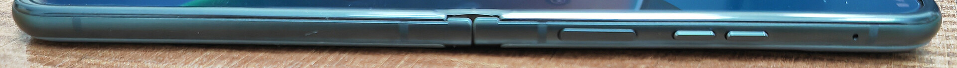 Motorola Razr 40 review: An afforable flip smartphone at last ...