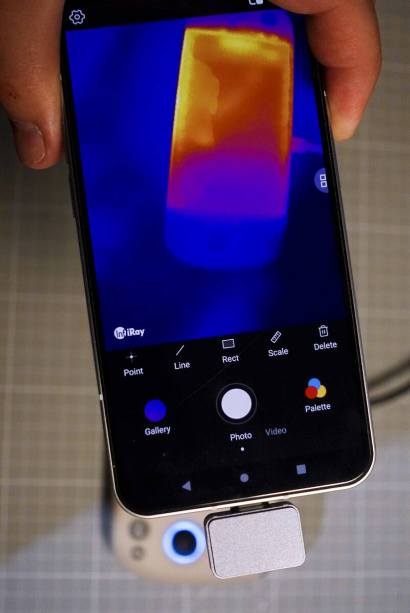 InfiRay P2 smartphone infrared camera review: Tiny even with a macro ...