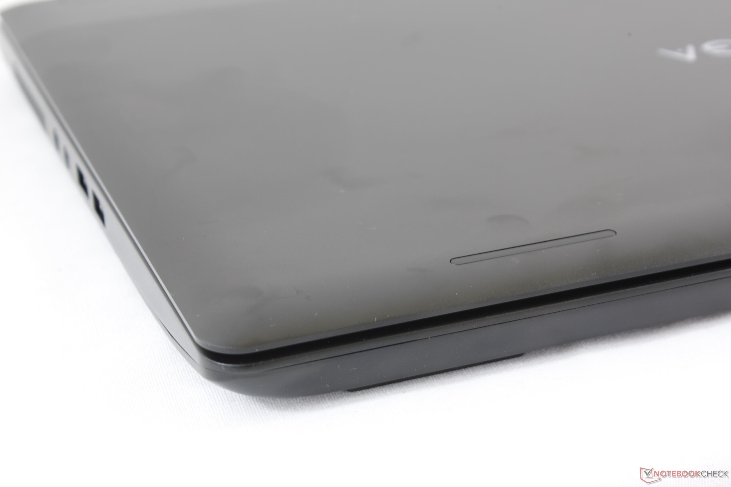 EVGA SC15 (i7-7700HQ, GTX 1060) Laptop Review - NotebookCheck.net Reviews