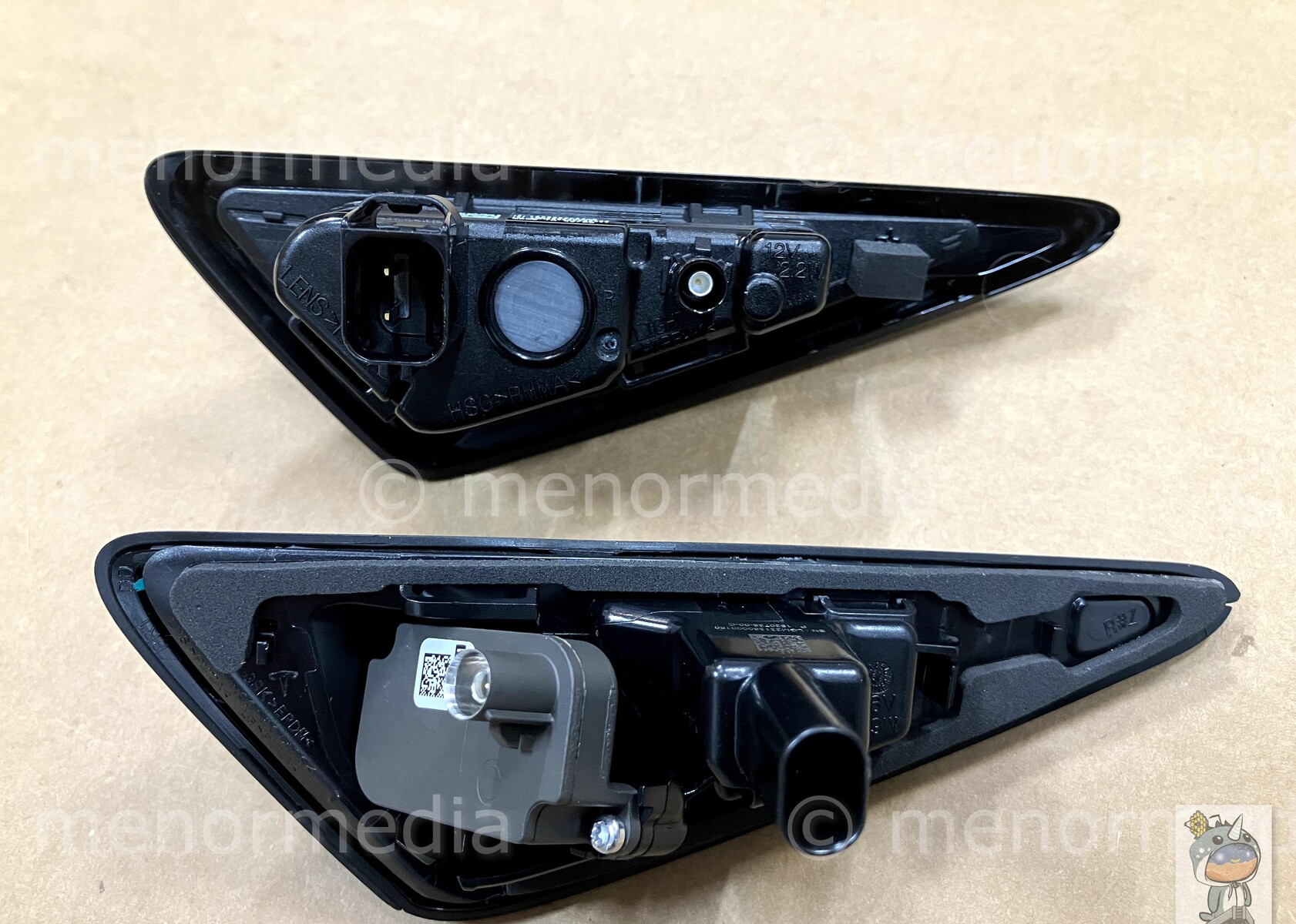 Tesla HW4 vs HW3 side indicator design and specs comparison shows it ...