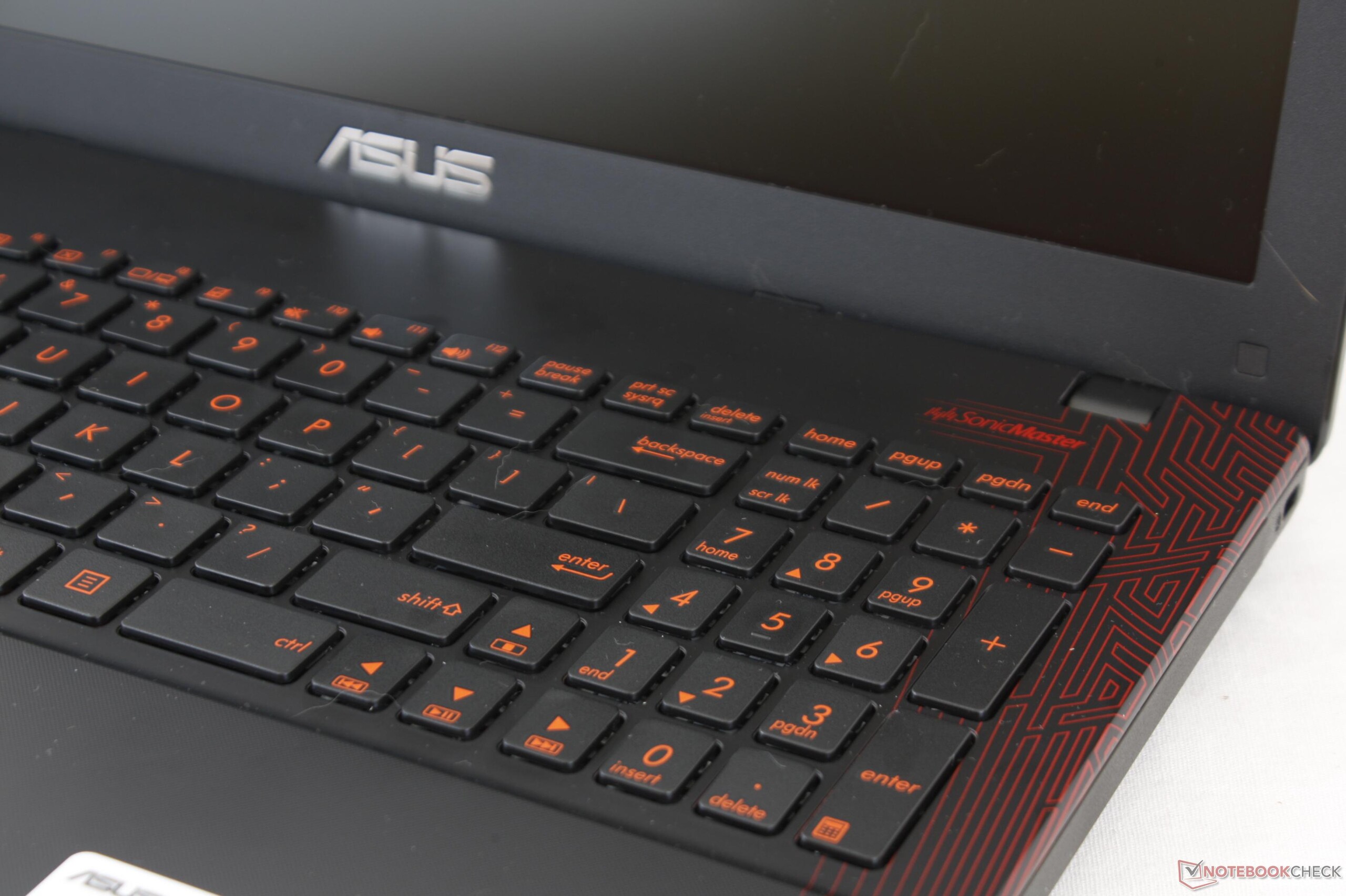 Asus FX550IU (FX-9830P, Radeon RX 460) Laptop Review - NotebookCheck ...