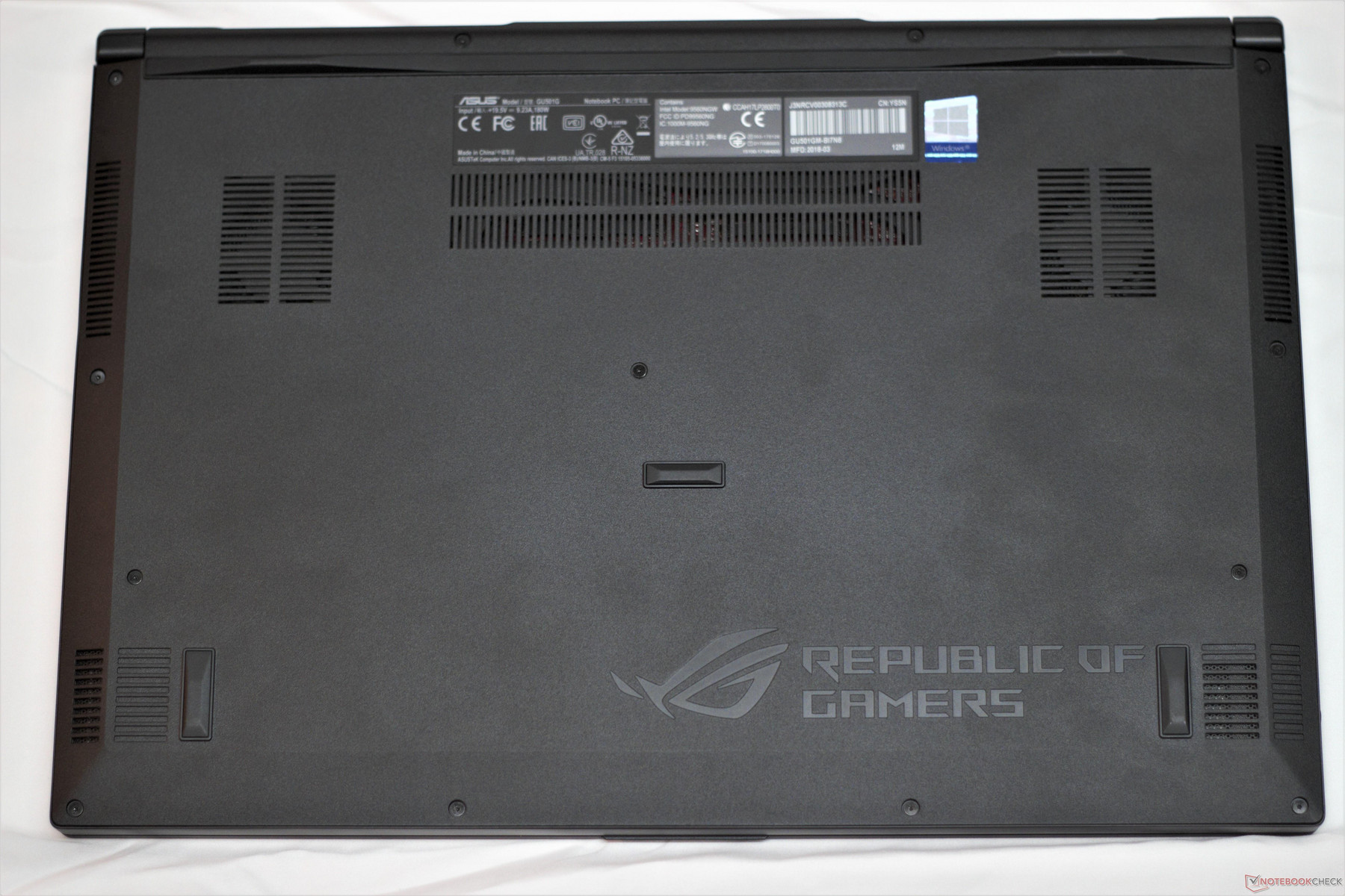 Asus ROG GU501GM (i7-8750H, GTX 1060) Laptop Review - NotebookCheck.net ...