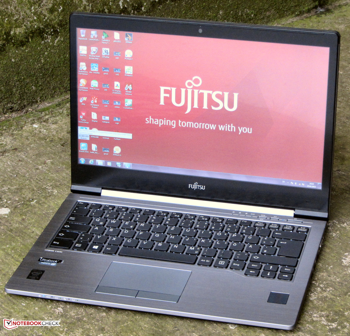 Fujitsu LifeBook U745 Ultrabook Review - NotebookCheck.net Reviews
