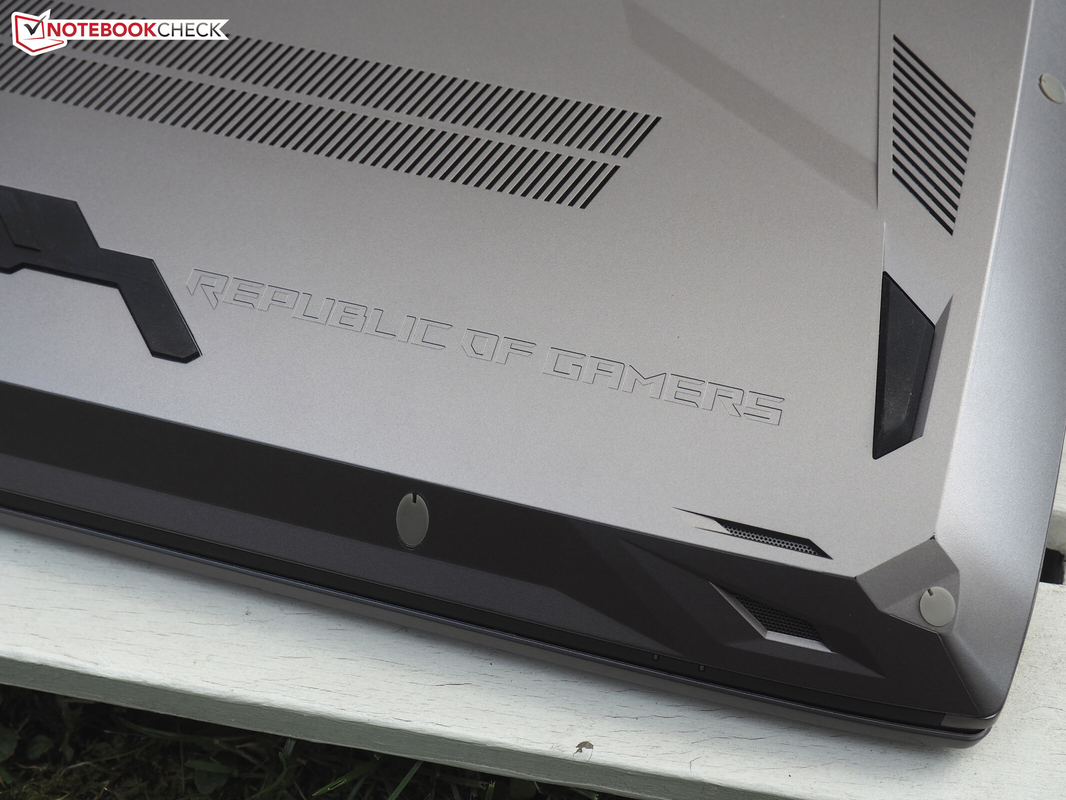 Asus ROG GX800 Notebook Preview - NotebookCheck.net Reviews