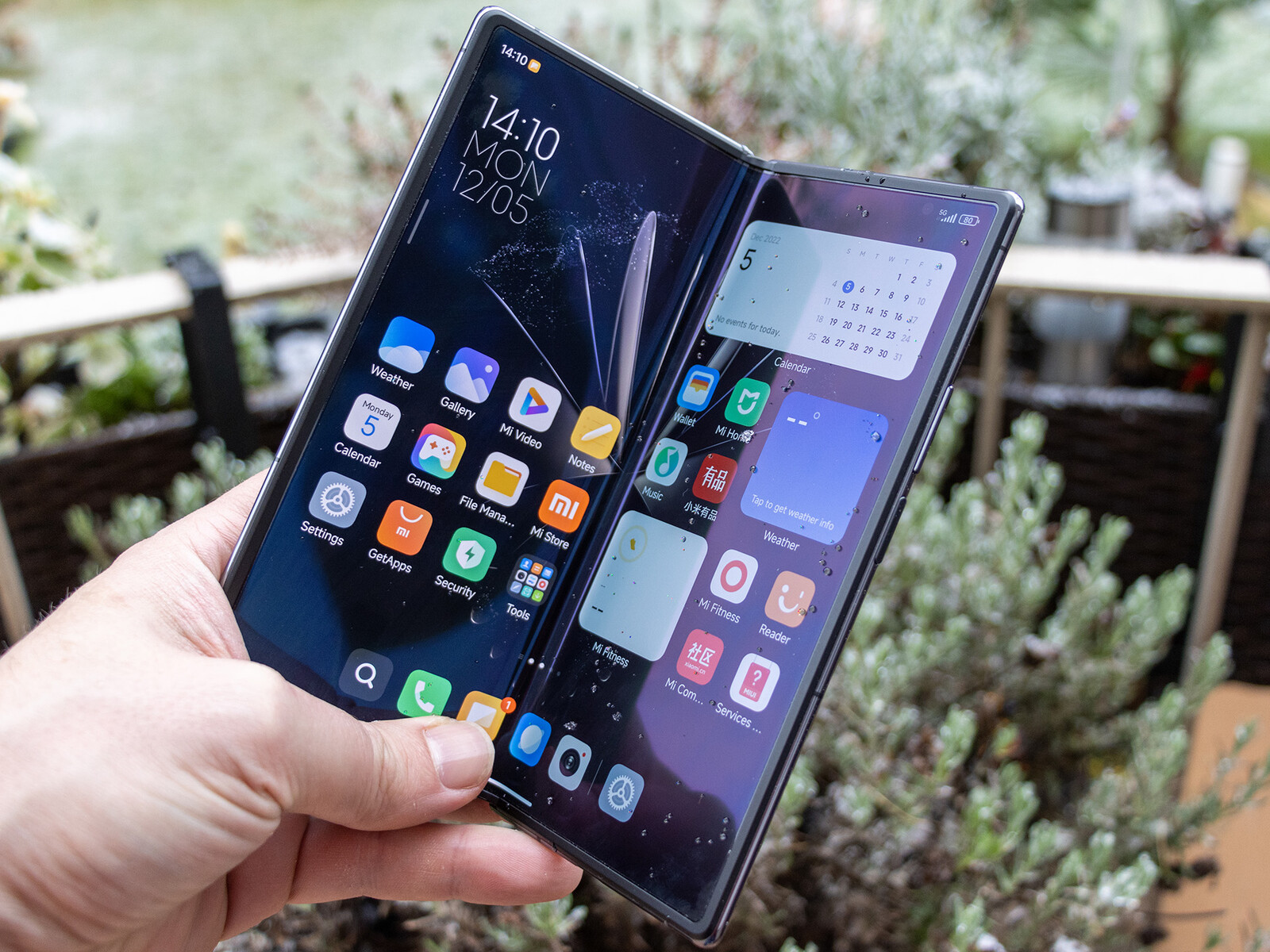 Xiaomi Mix Fold 2 review - A slim, foldable smartphone with a Leica ...