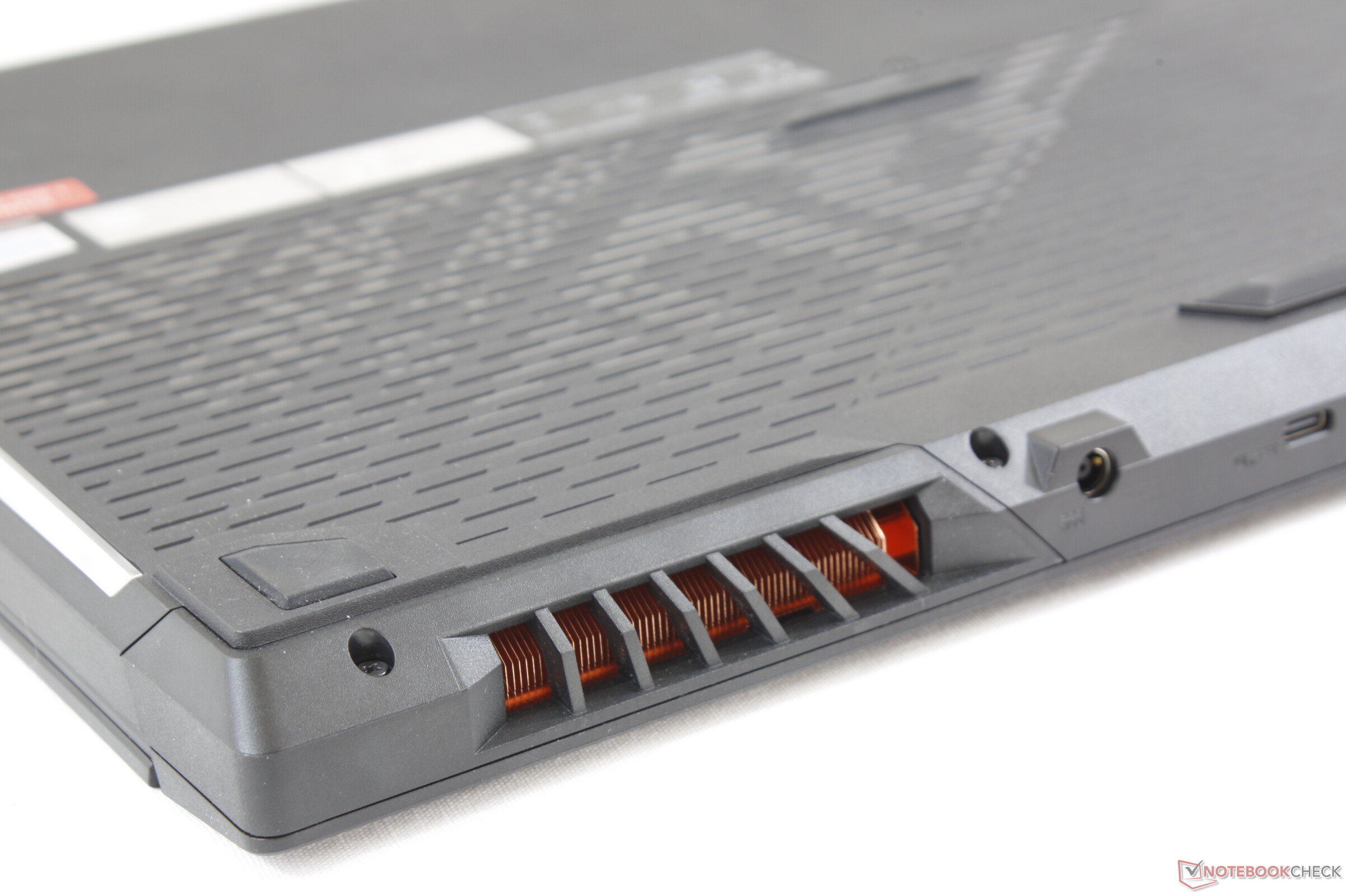 An LED Light Show: Asus ROG Strix G GL731GU Laptop Review ...