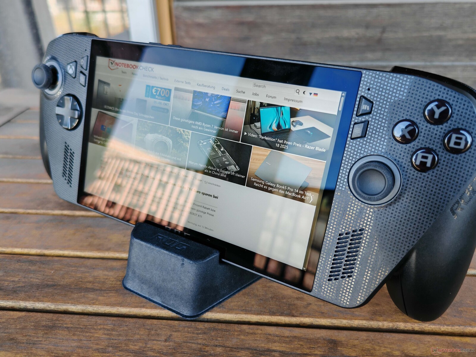 Full-screen Xbox experience for gaming handhelds - Asus ROG Xbox Ally X ...