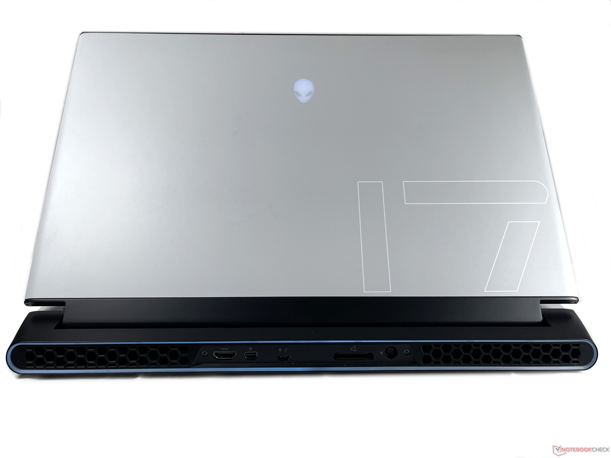 Alienware m17 R4 laptop review: Burning up into the atmosphere ...