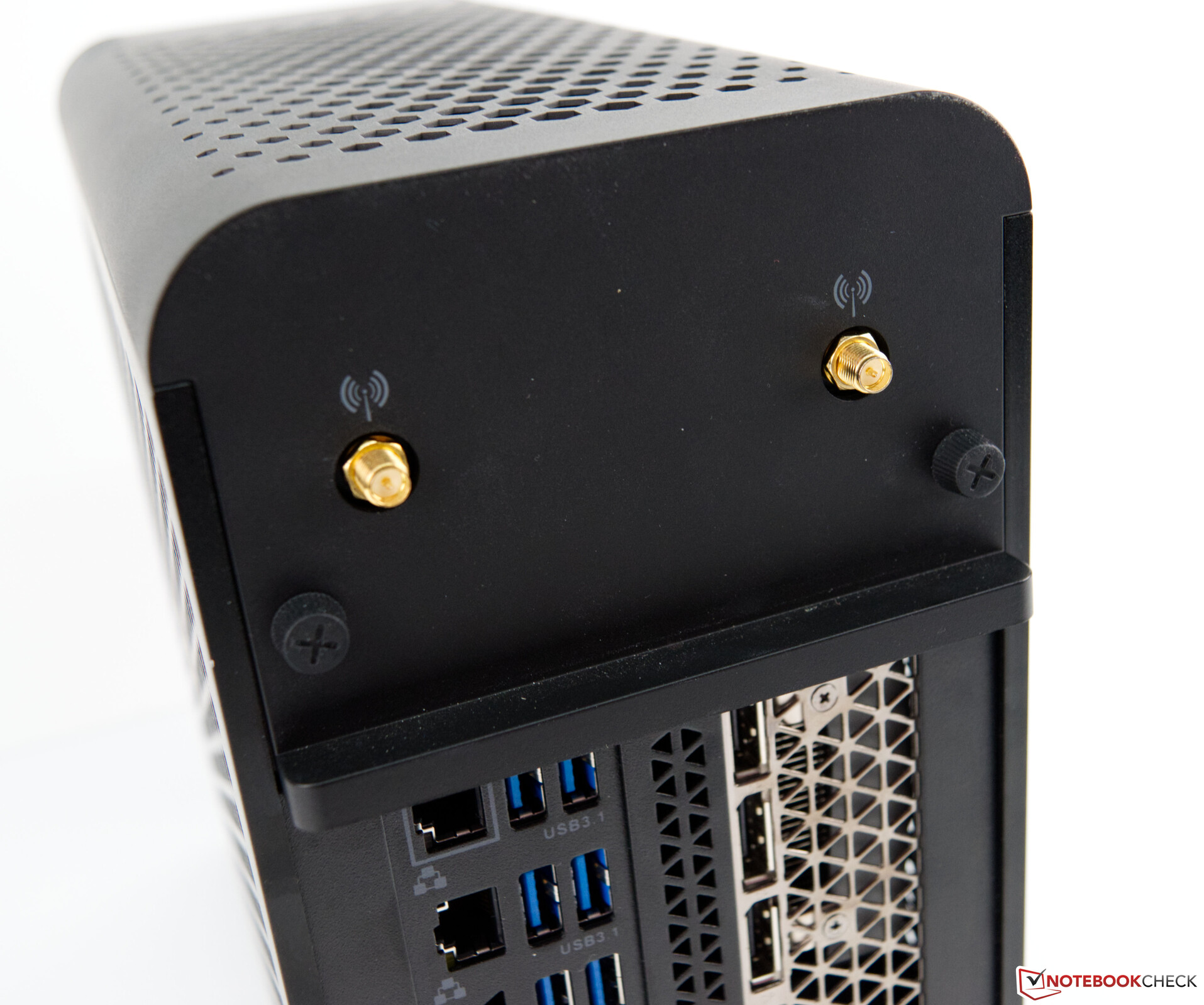Zotac Magnus One desktop PC with Core i7 and GeForce RTX 3070 in review ...