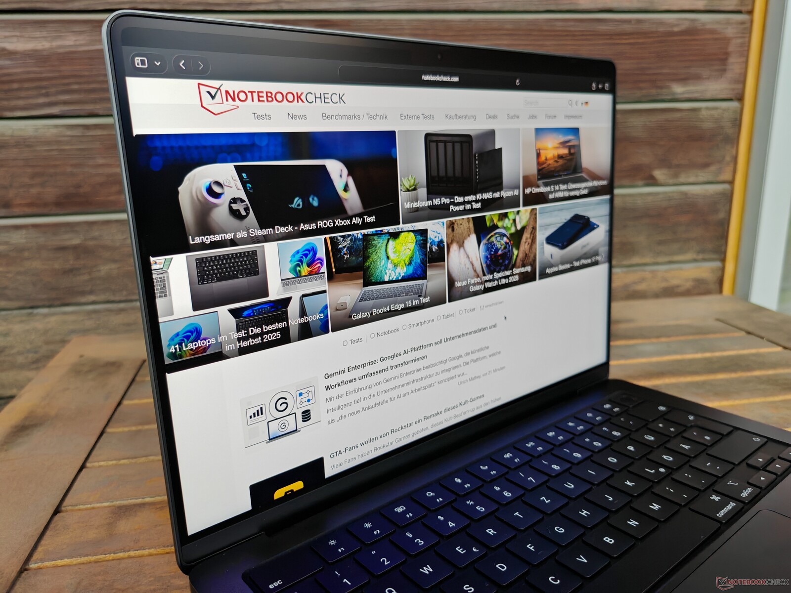 Apple MacBook Pro M5 (2025) review - The fastest single-core ...