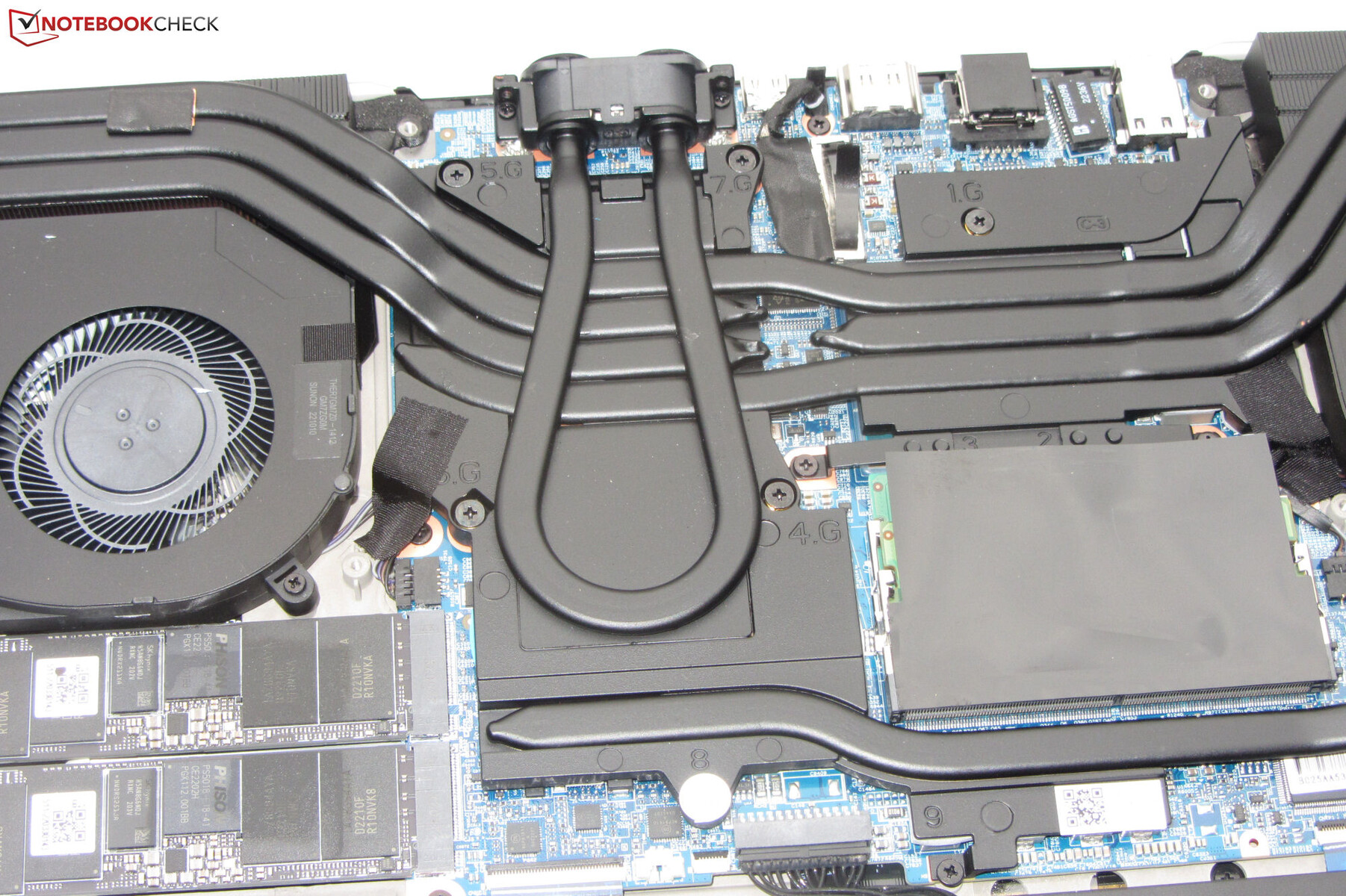 Medion Erazer Beast X40 review: Gaming notebook with RTX 4090 - NotebookCheck.net Reviews